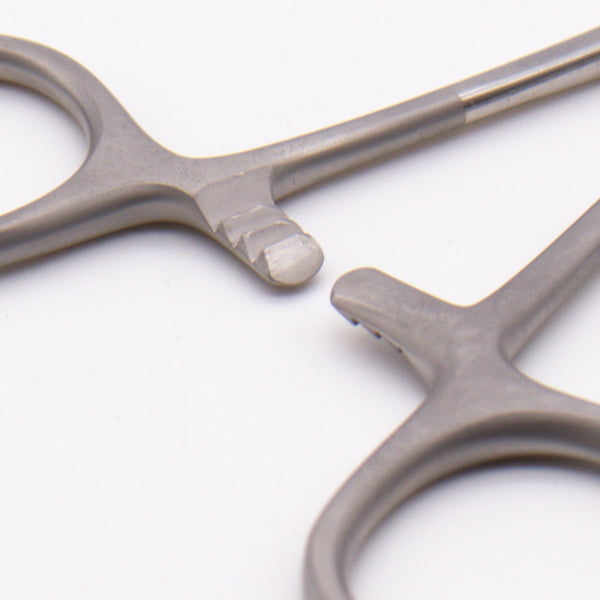 Dunhill Straight Artery Forceps 13cm – Bailey Instruments